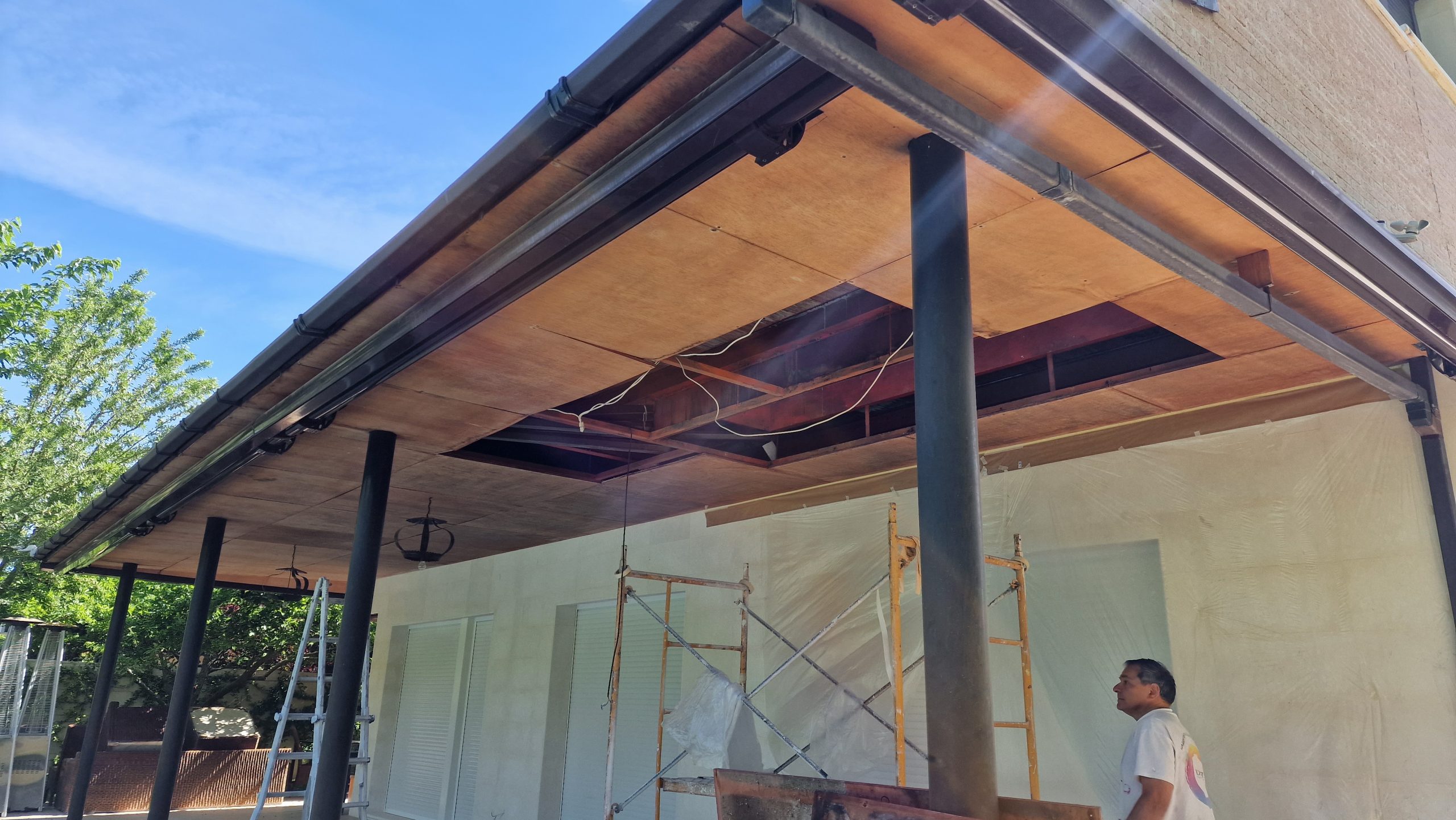 Techo madera Laxur Caoba - Rozalen